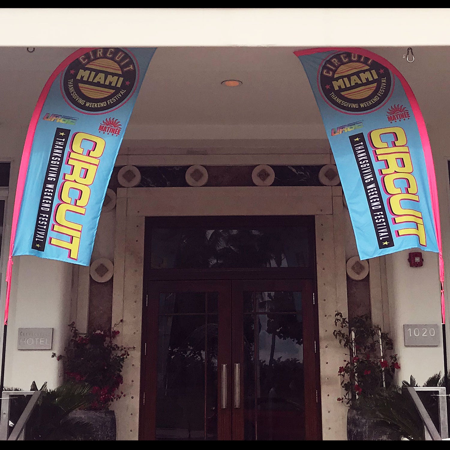 Branded Flag - Curve 01 – 3DX INC.